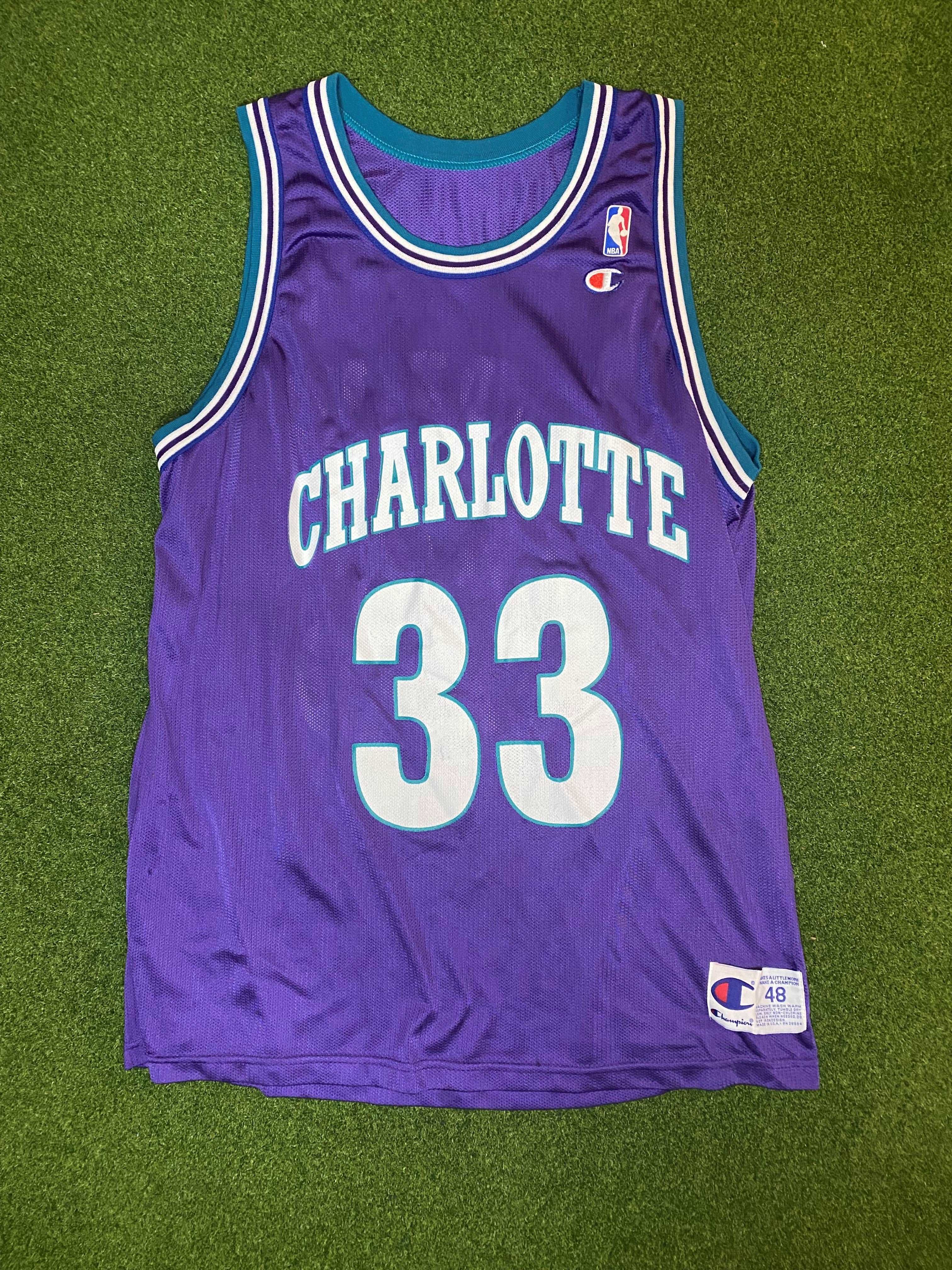 90s Charlotte Hornets - Alonzo Mourning #33 - Champion - Vintage NBA J